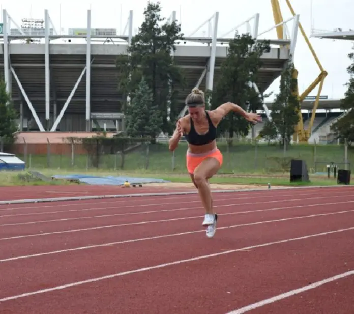 Vicky Woodward partió rumbo al Sudamericano de Cochabamba