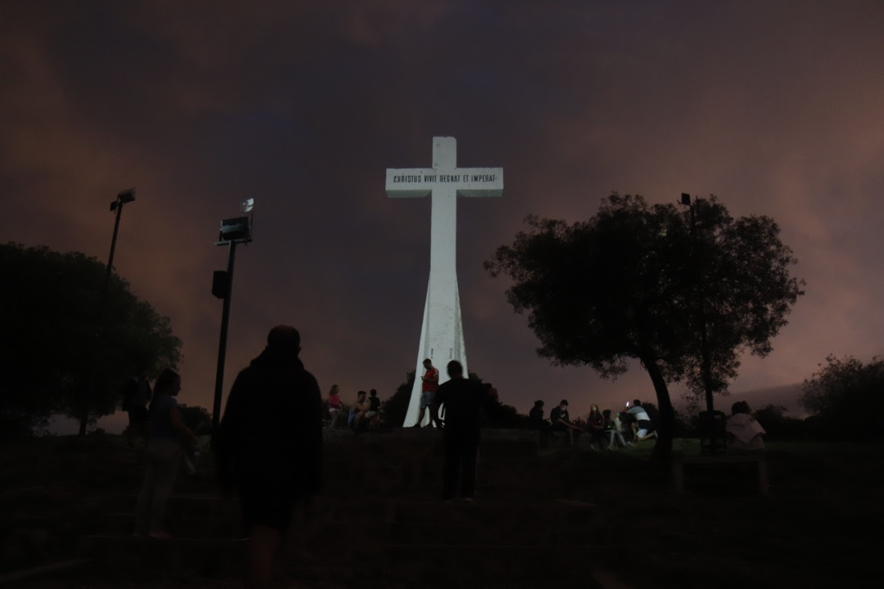 Un paseo diferente: Cómo subir a la Cruz de noche