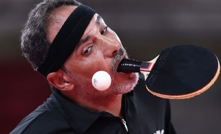 Perdió ambos brazos y hace historia en los juegos paralímpicos (Video)