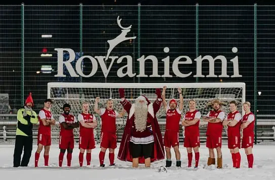 En la nieve o en el pasto: Conocé al FC Santa Claus, el equipo de «Papá ...