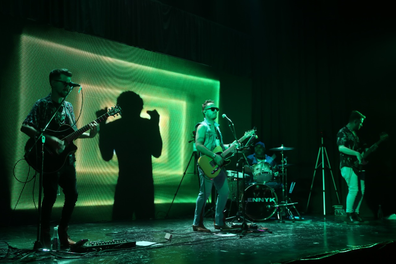 Así suena Lennyk: La banda que le rinde más que tributo a Lenny Kravitz ...