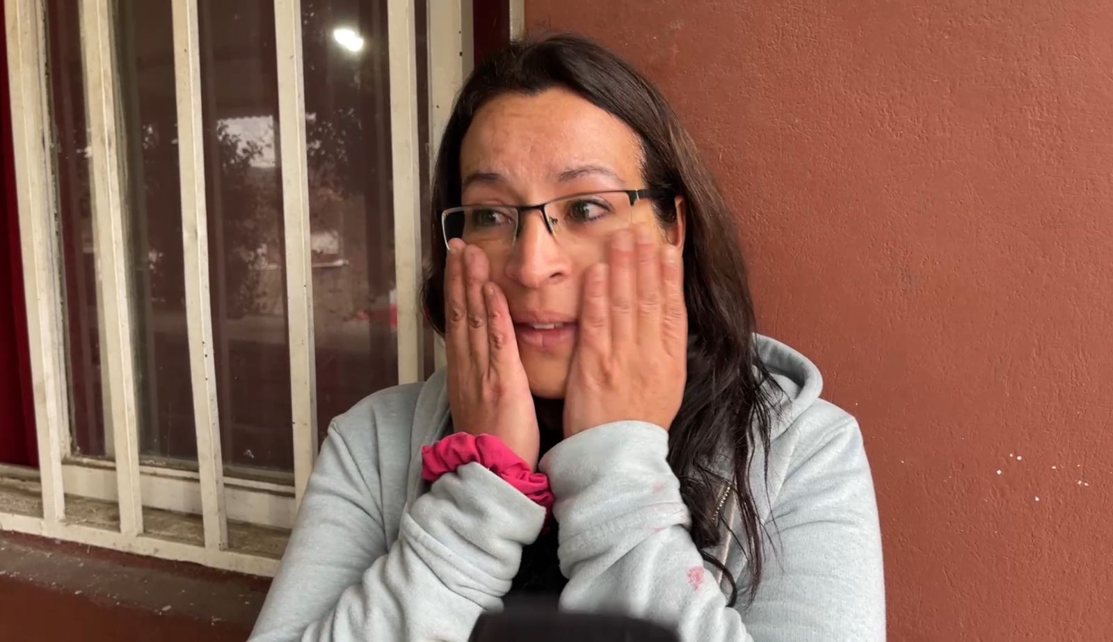 Carlos Paz: Llegó a su casa y se encontró con un ladrón que la amenazó ...