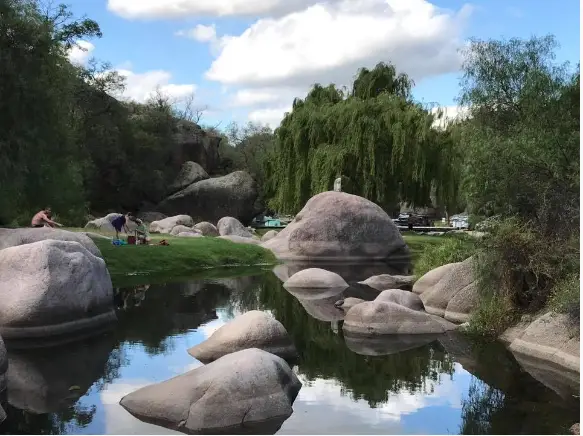 El increíble paraje Los Mogotes: trekking y descanso en Capilla del Monte