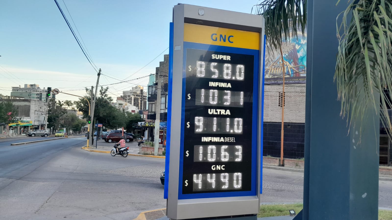 Rige otro aumento de las naftas: A cuánto subieron en Carlos Paz