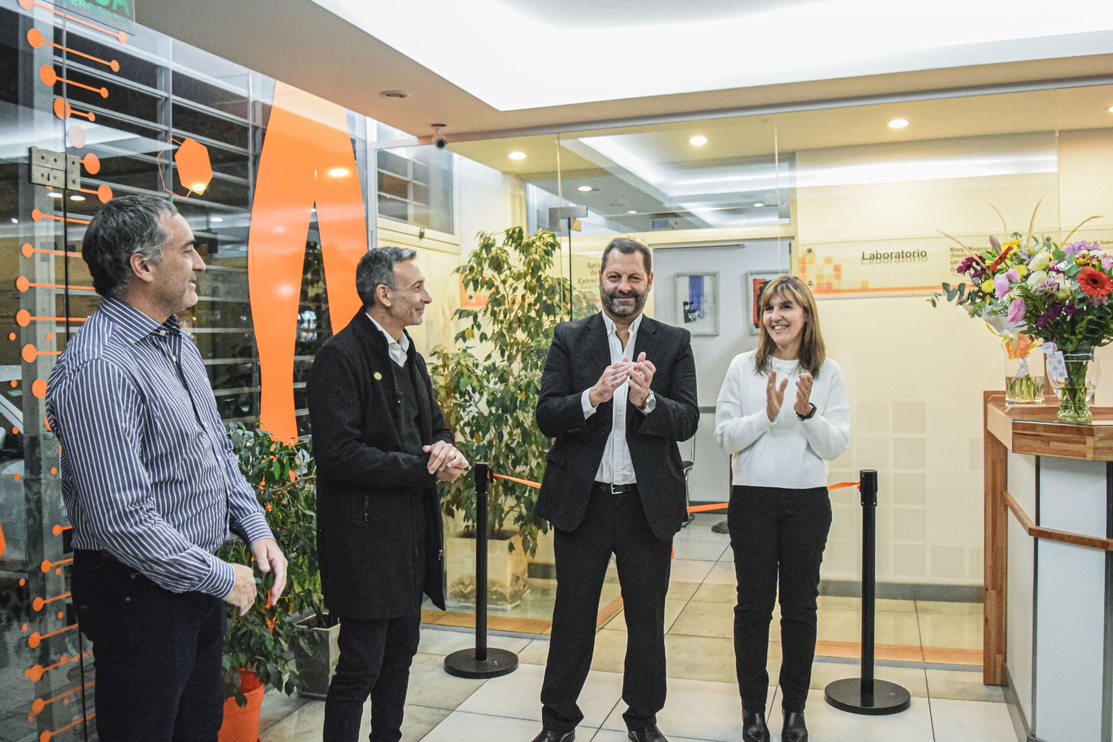 Di Rienzo inauguró el primer Laboratorio de Biología Molecular Genómica ...