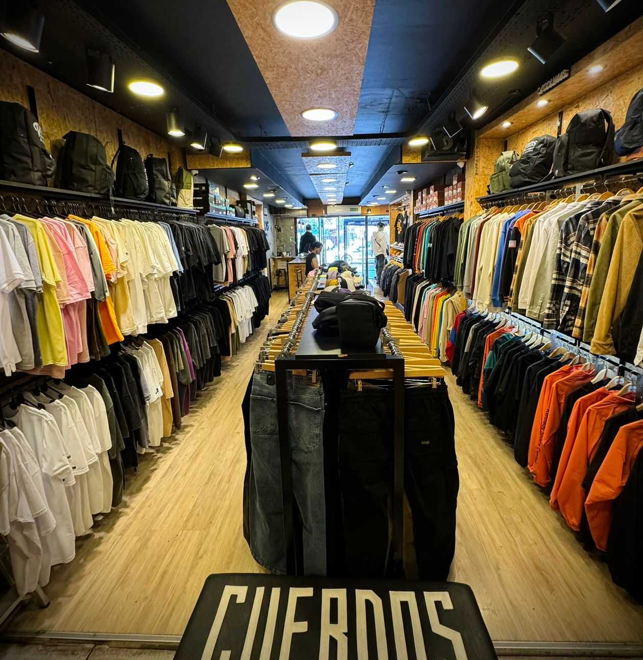 Imperdible: Llega un esperado Outlet del local de ropa urbana más ...