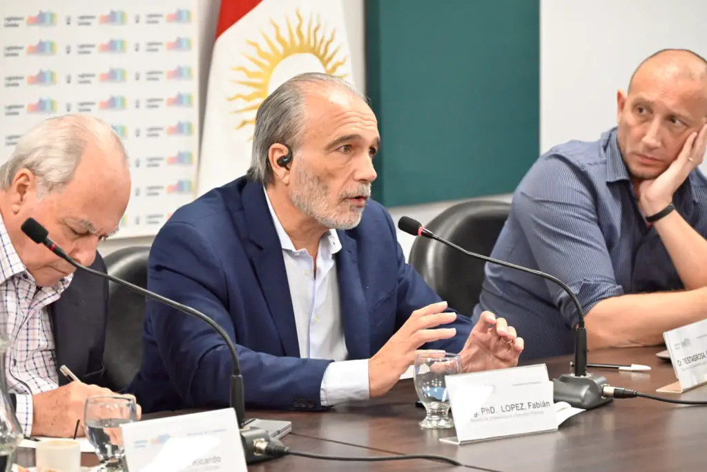 Legislatura: El ministro Fabián López presentó el presupuesto para 2025 ...