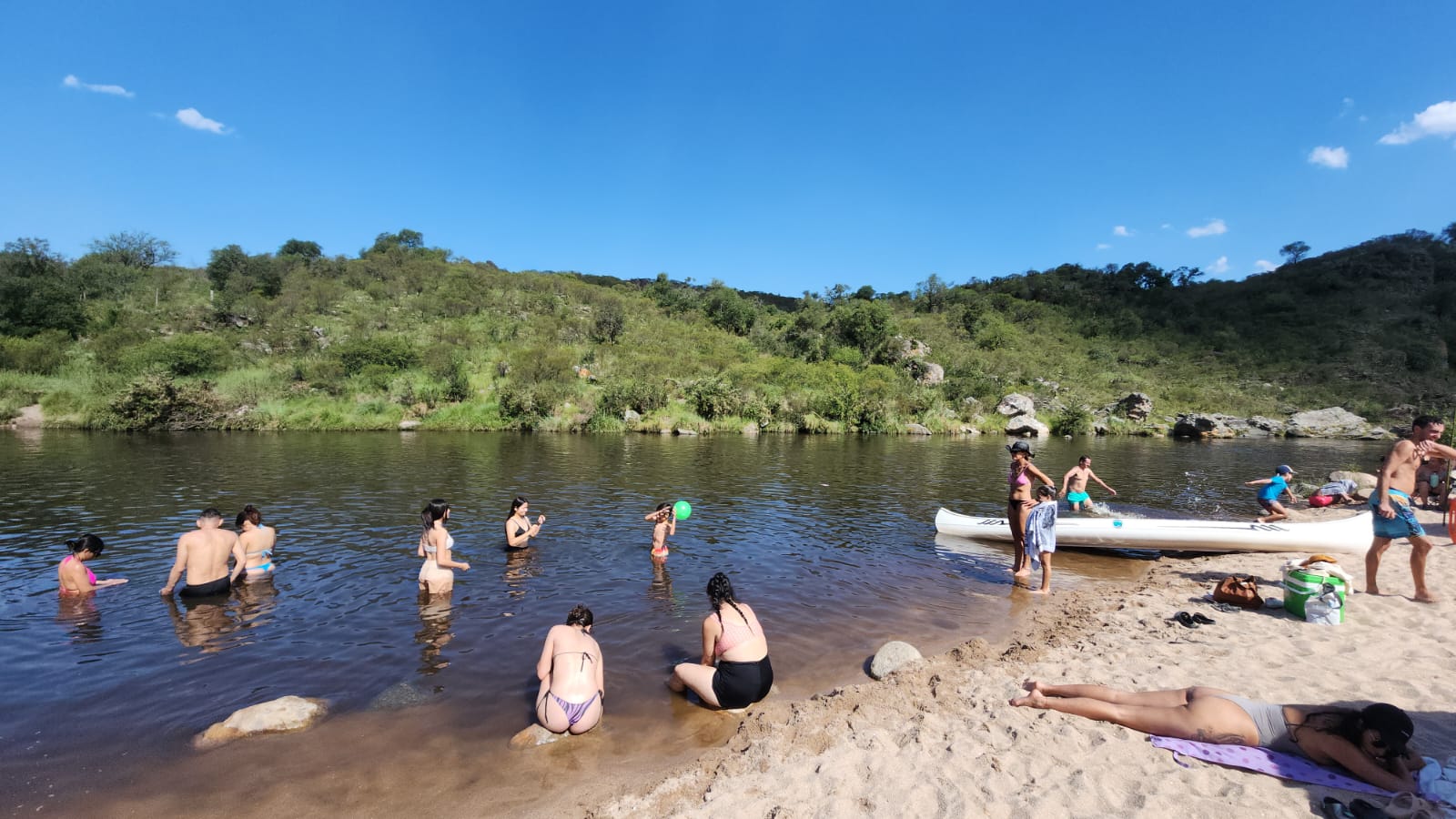 Un día en la Playa de los Hippies, el secreto mejor guardado de Cuesta Blanca