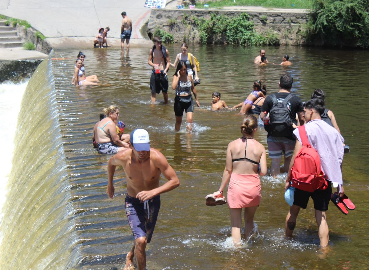 Los ríos de Carlos Paz, el refugio perfecto contra el calor del domingo ...