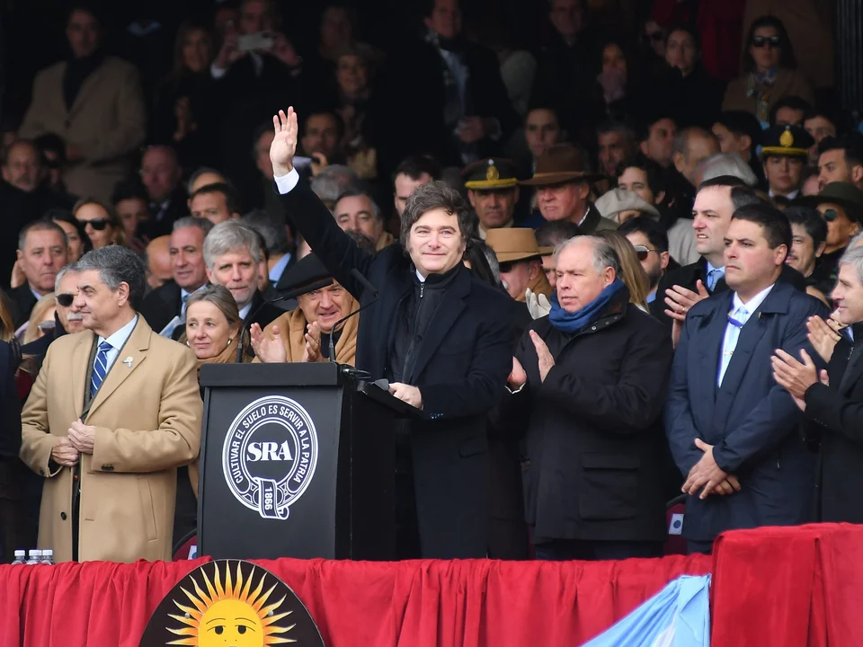 En la Rural de Palermo, Milei anunció la baja en las retenciones de la soja y la carne