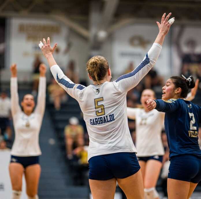 Bianca Garibaldi, de Carlos Paz, a paso firme en el voley universitario ...
